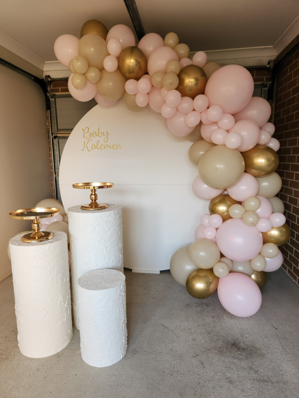Deluxe White Wall Package – Savy Balloons