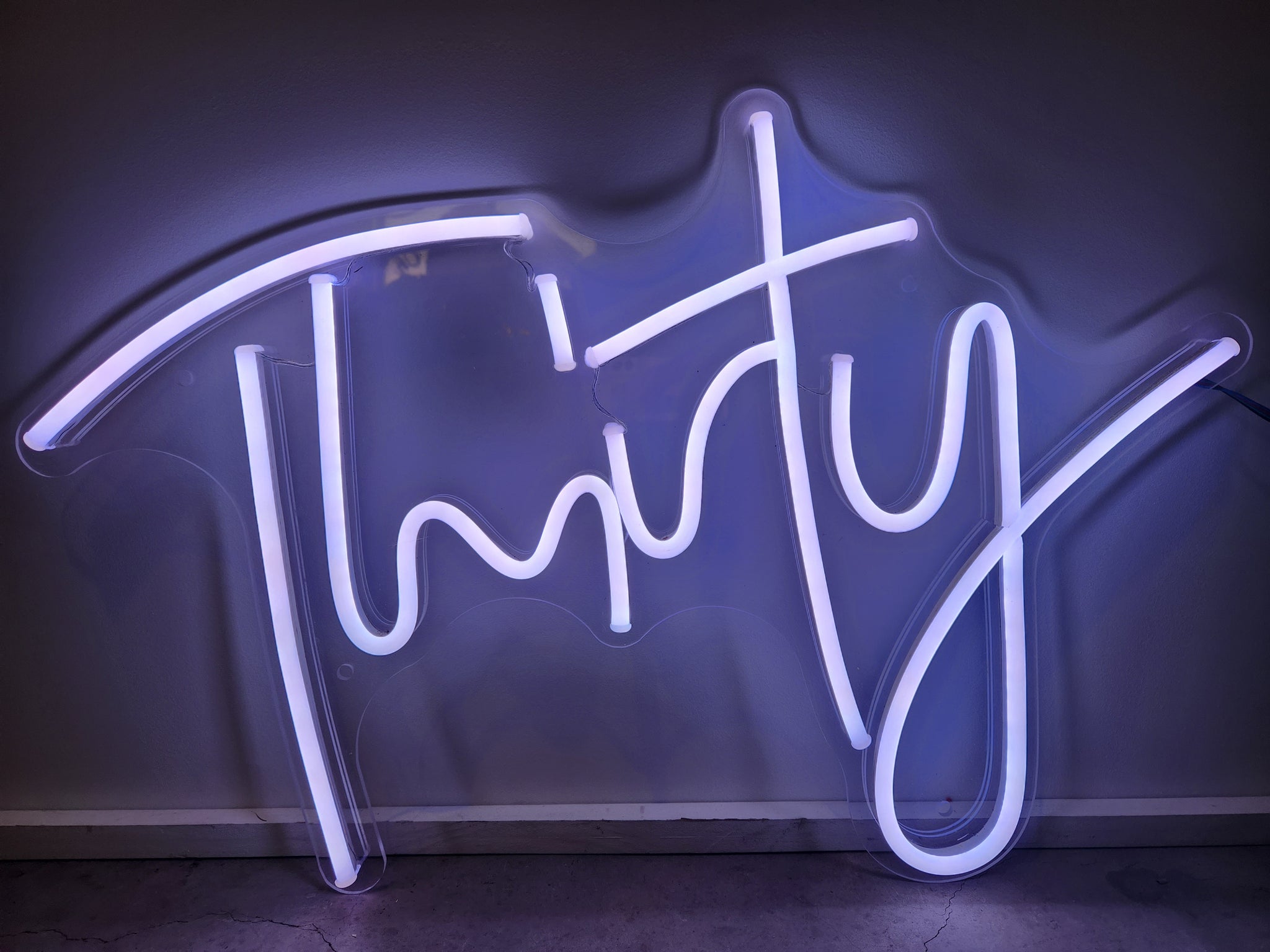Thirty (30) Neon Sign – Savy Balloons