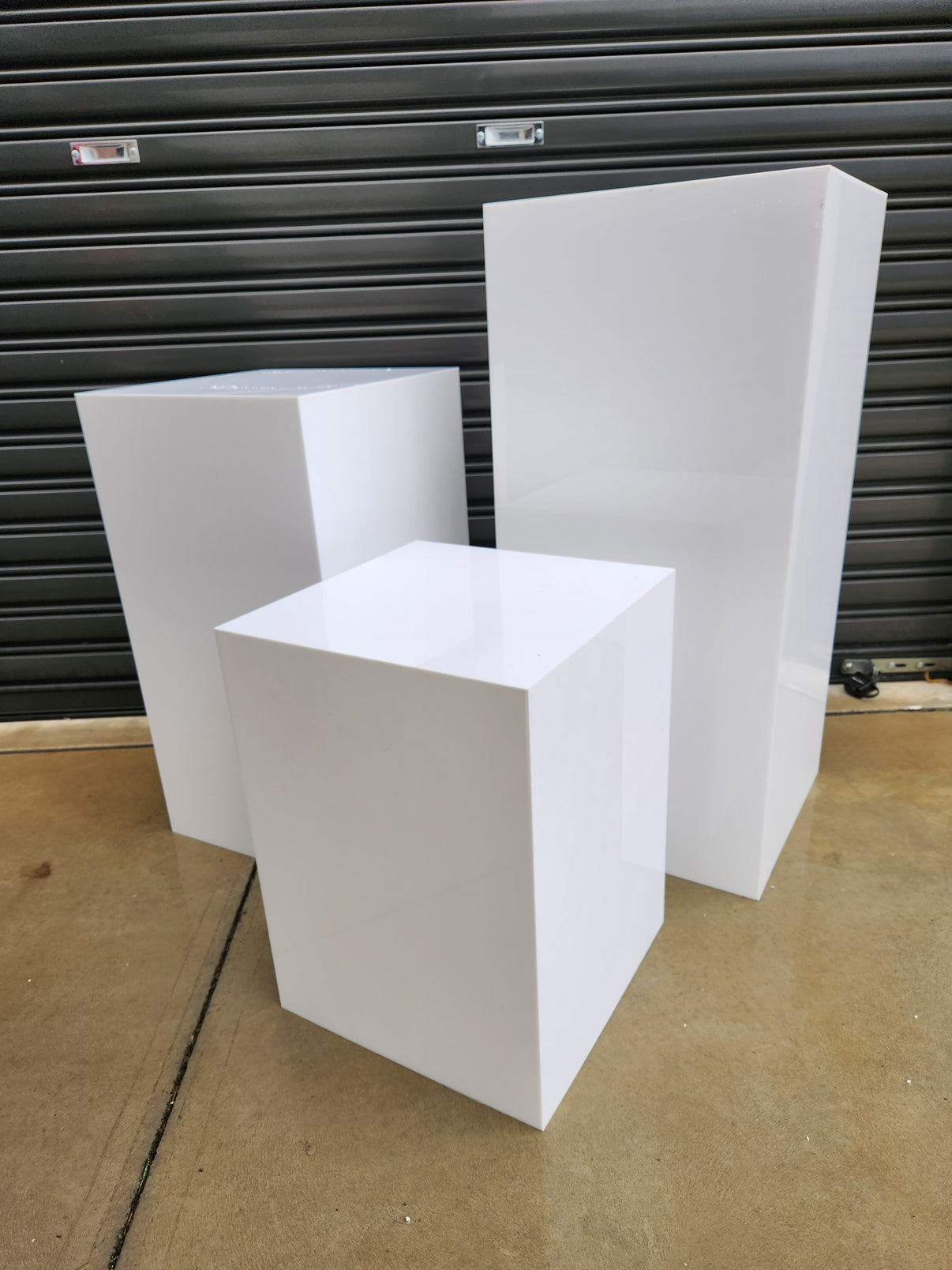 White Square Plinths – Savy Balloons